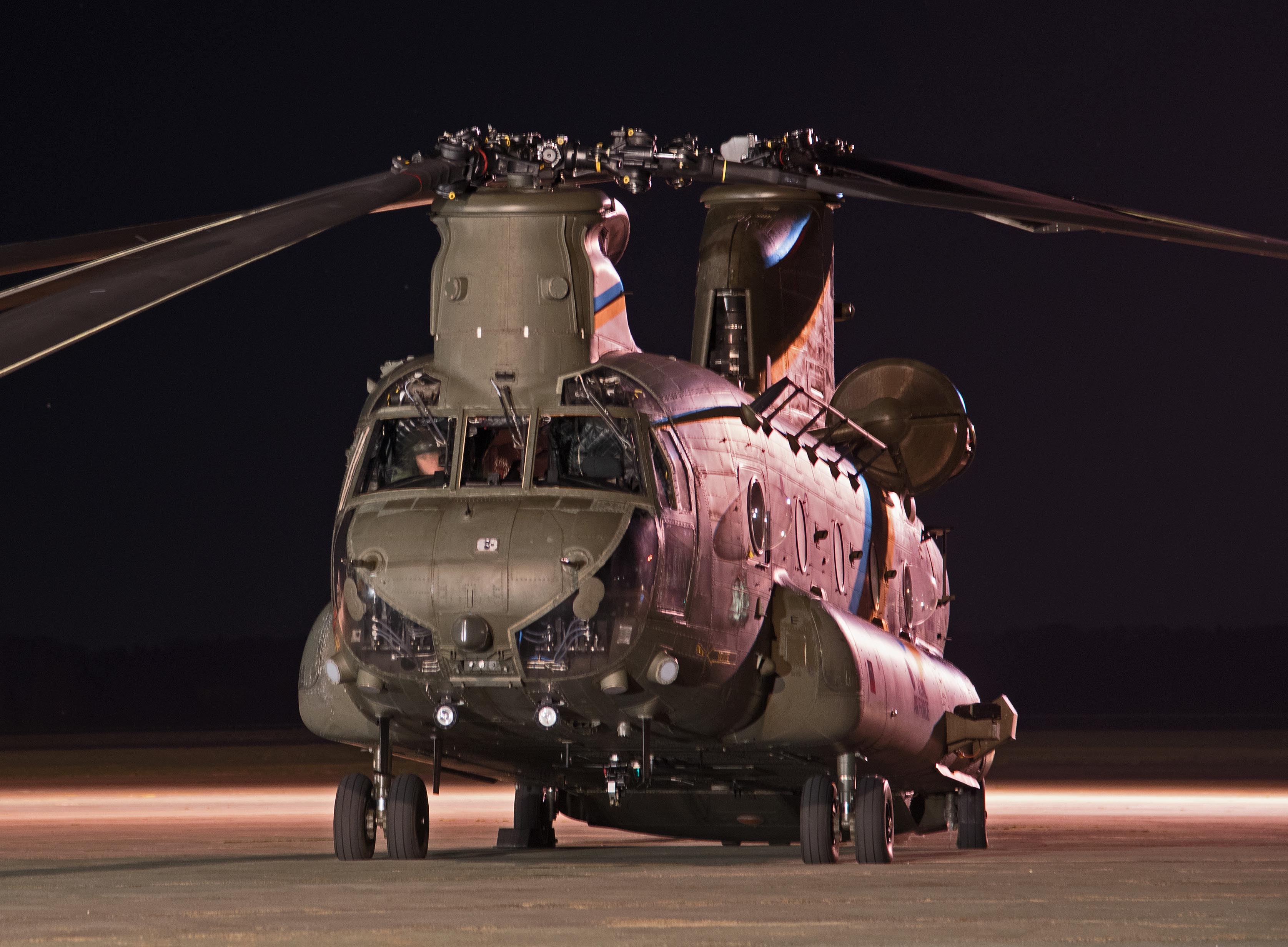 Chinooks by night (more added 13/02/18) - Aviation Photography - Britmodeller.com
